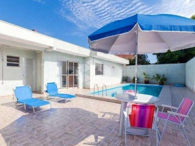 Casa Igara/Canoas 230m², 4 dormitórios, 2 suítes, ampla piscina, área Gourmet, vaga 6 carros. Aceita