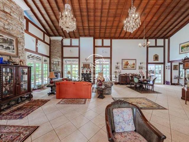 CASA IMPONENTE | 4 SUÍTES | LAZER, PISCINA | VILLE DE MONTAGNE/ CASA INTEGRADA PARA VISITAS
