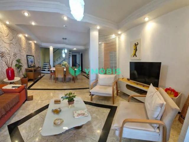 CASA IMPONENTE COM 6 QUARTOS 5 SUÍTES HIDROMASSAGEM PISCINA E 4 VAGAS NA QNL 12 253m²