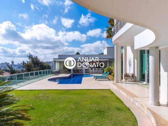 Casa Imponente, com Vista e Acabamento de Alto Padrão