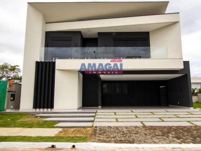 Casa Imponente no Jardim do Golfe