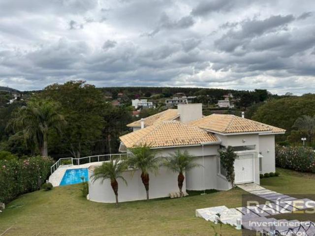 Casa impecável à venda no Condomínio Residencial Jardim das Palmeiras, em B