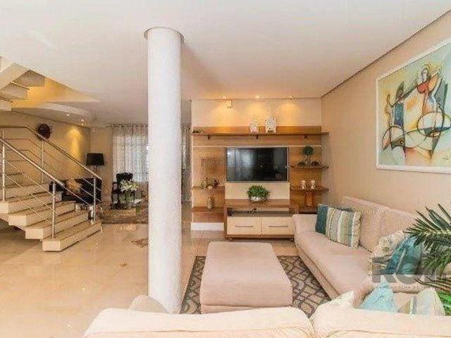 Casa impecável com 3 quartos 1 suíte e 2 vagas cobertas