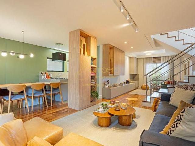Casa impecável em condomínio fechado. Entrar e morar!