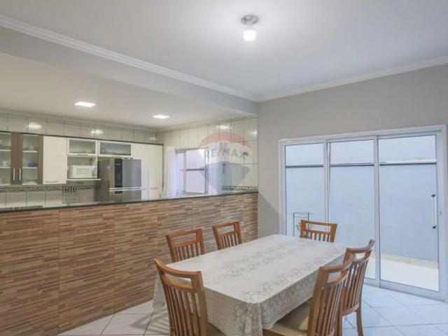 Casa impecável em Sorocaba! 204 m², 3 quartos