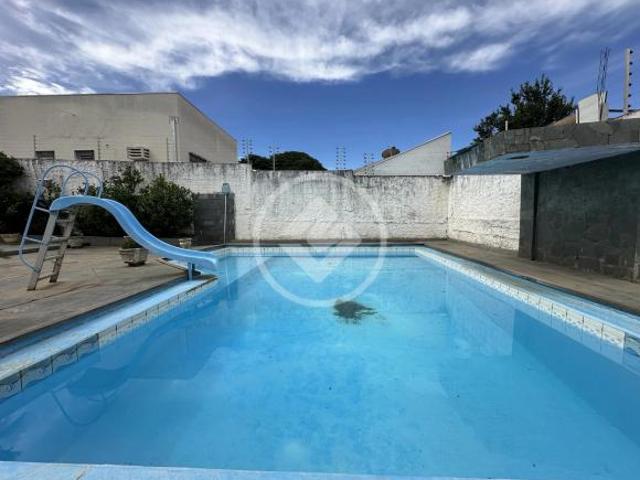 Casa incrível no Boa Esperança, grande, com 2 suítes mais 2 quartos e um escritório. Excelente local