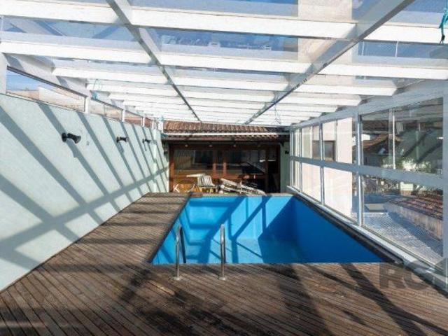 Casa incrível com 444m² privativos, para uso misto, residencial ou comercial