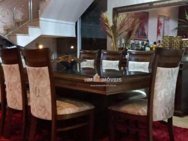 Casa incrível com 300m² a venda na Vila Rosália. Com 3 quartos fixos e 4 banheiros