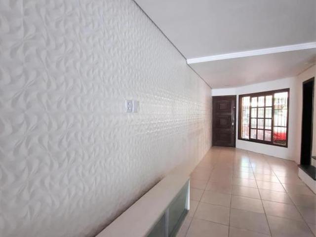 Casa individual 3 suítes com sacada ou terraço Ipanema, Porto Alegre/RS
