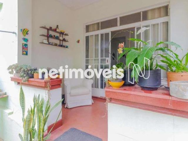 Casa individual, 4 quartos, no Santa Tereza