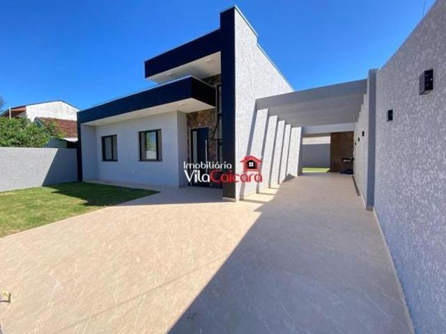 Casa individual com 3 quartos e piscina à venda