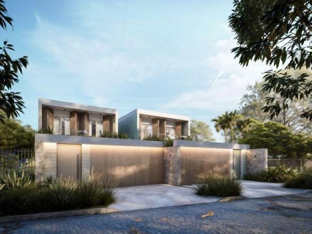 Casa individual com 4 suítes, piscina, 2 vagas no Bairro Vila Assunção
