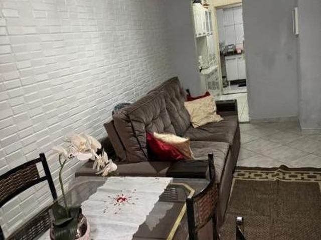 CASA INDIVIDUAL NO BAIRRO VENEZA COM HABITE SE