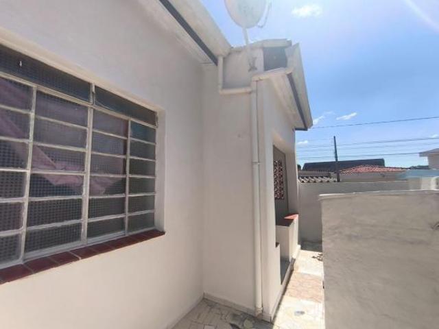 Casa individual na Zona Leste Próximo a Avenida São Paulo