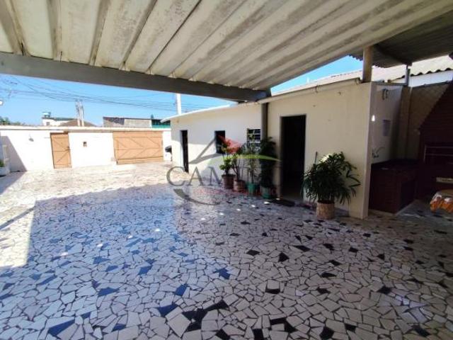 Casa individual térrea Amplo Quintal