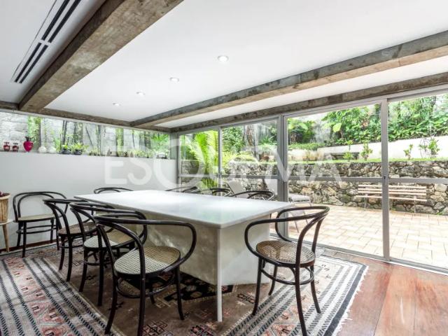 Casa inspirada no estilo modernista