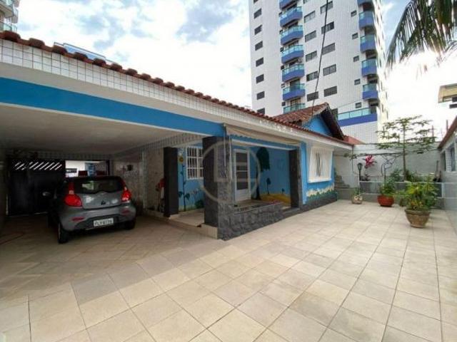 Casa Isolada com Edícula a 200 metros da Praia