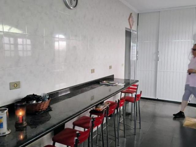 Casa isolada com edícula ideal para investimento
