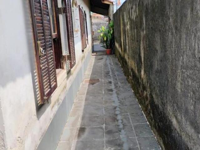 Casa isolada com edícula ideal para investimento