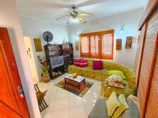 CASA ISOLADA, COM EDÍCULA NO JARDIM IMPERADOR Á 400 METROS DA PRAIA!