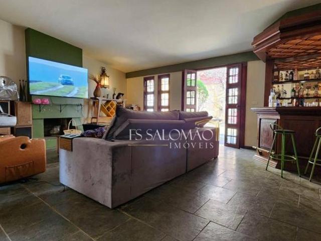 Casa Isolada com estilo Rustico e quintal gramado!