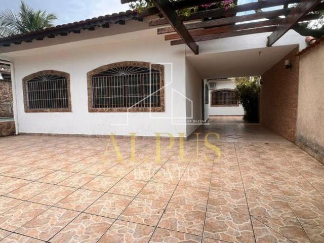 Casa isolada com piscina à venda, 252 m² por R$ 750.000 Vila Caiçara Praia Grande/SP