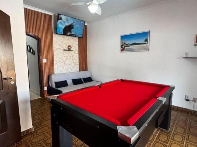 Casa isolada com piscina à venda na Guilhermina, em Praia Grande SP