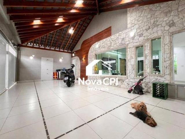 Casa Isolada com 3 Suítes, Piscina e Área Gourmet à Venda no Maracanã em Praia Grande