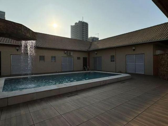 Casa isolada com 5 quartos, Canto do Forte, Praia Grande R$ 3.2 mi