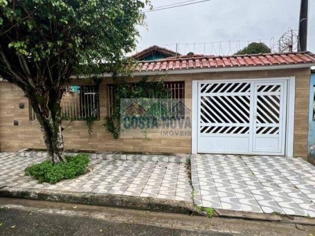Casa Isolada a 300 metros do mar na Vila Caiçara