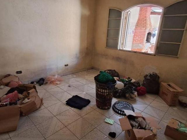 Casa isolada à venda na Guilhermina, em Praia Grande SP
