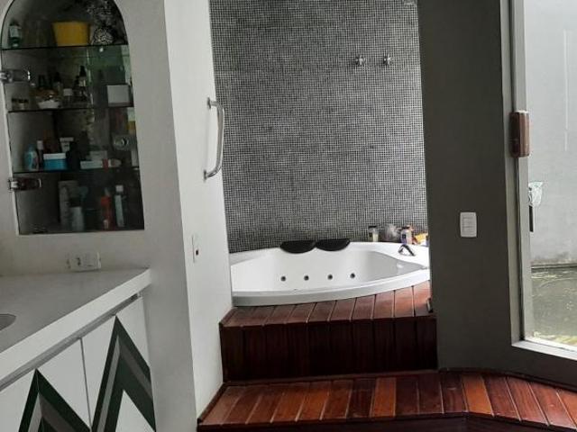 Casa Isolada de Alto Padrão em Condomínio Fechado, 5 quartos, Granja Viana