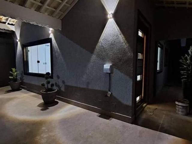 Casa isolada de alto padrão mobiliada com 4 dormitórios e Piscina no bairro Caiçara