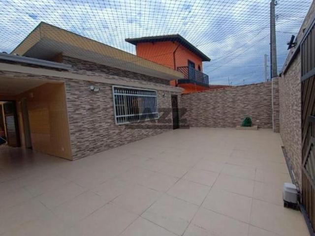 Casa Isolada no Caiçara com 3 Quartos, Edícula, 6 Vagas e Total Segurança para Gatos