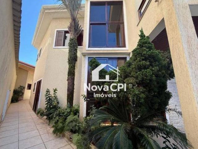 Casa Isolada no Canto do Forte em Praia Grande – 4 Suítes, Piscina e Energia Solar