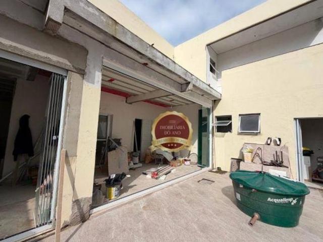 Casa isolada no Canto do Forte reformada 4 dormitórios com piscina em Praia Grande