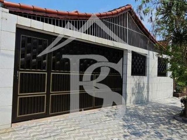 Casa Isolada no Bairro Maracanã, Praia Grande SP, com 2 dormitórios, sendo 1 suíte