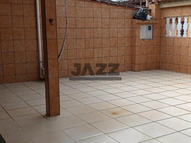 Casa Isolada na Ocian com Terreno de 250m² e 5 Vagas de Garagem