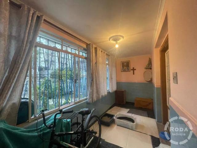 Casa Isolada à Venda – 199m² | 3 Dormitórios | 2 Vagas | Espaço Gourmet | Ponta da Praia – Santos/SP