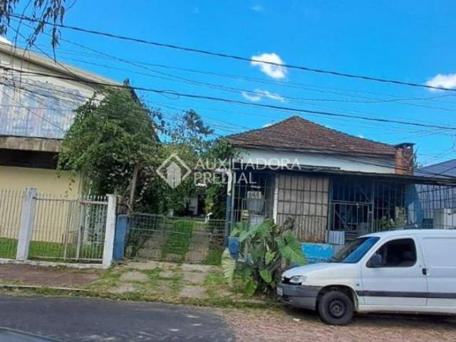 Casa junto a Manoel Elias com 03 dorm pátio garagem 03 carros