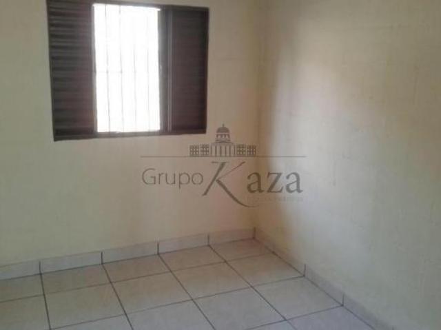 Casa Jacareí Conjunto São Benedito 3 Dormitórios 226m²