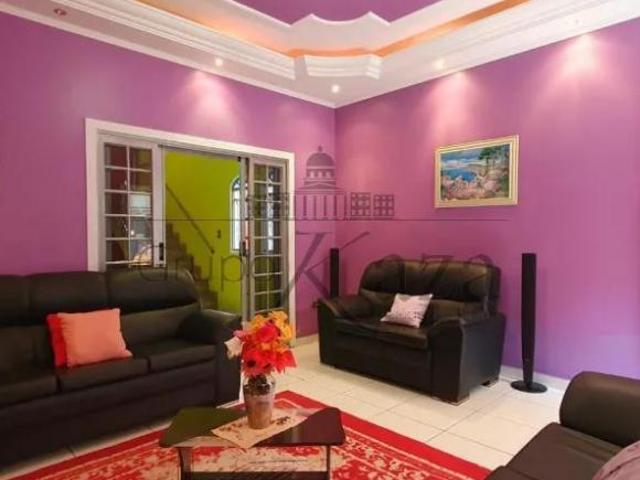 Casa Jacareí Jardim Terras de São João 3 Dormitórios 180m²