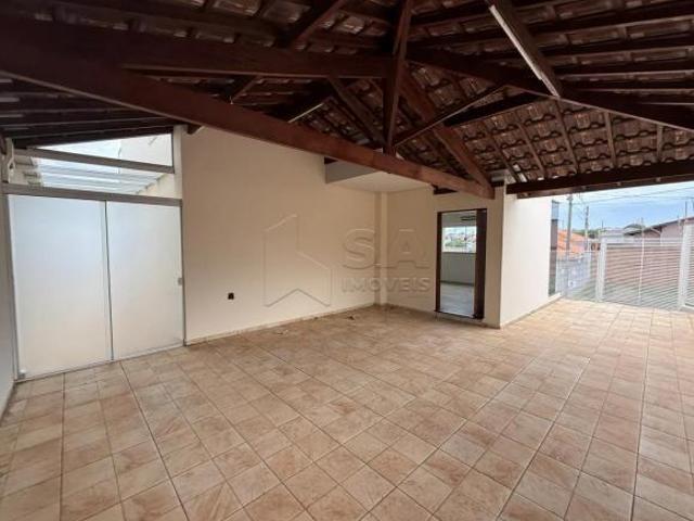 CASA JARDIM YPÊ BOTUCATU / SP