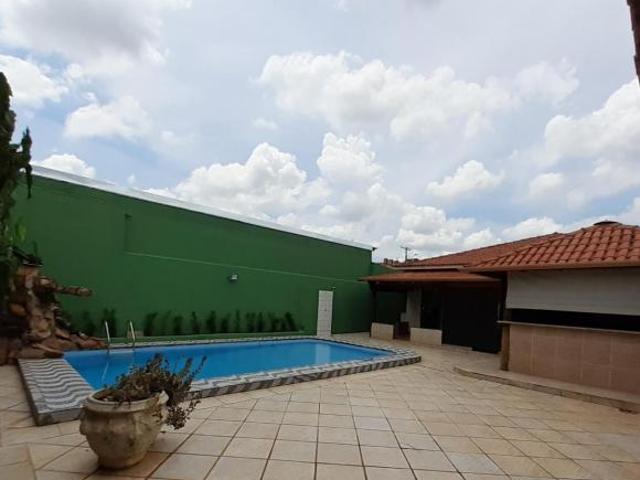 Casa Jardim América Casa de Rua com 4 Quarto s por R$ 1030000.00 no setor Jardim América VN32380