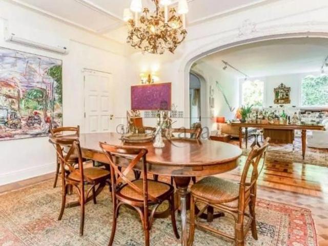 Casa Jardim América 4 Dormitórios 300m²