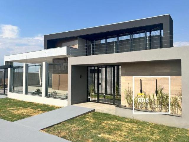 Casa Jardim Botânico III Nova!