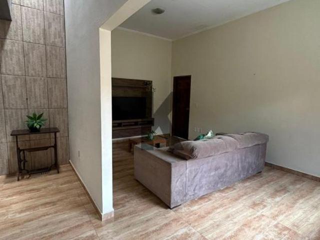 Casa Jardim Califórnia 02 Quartos sendo 01 suíte R$450.000,00