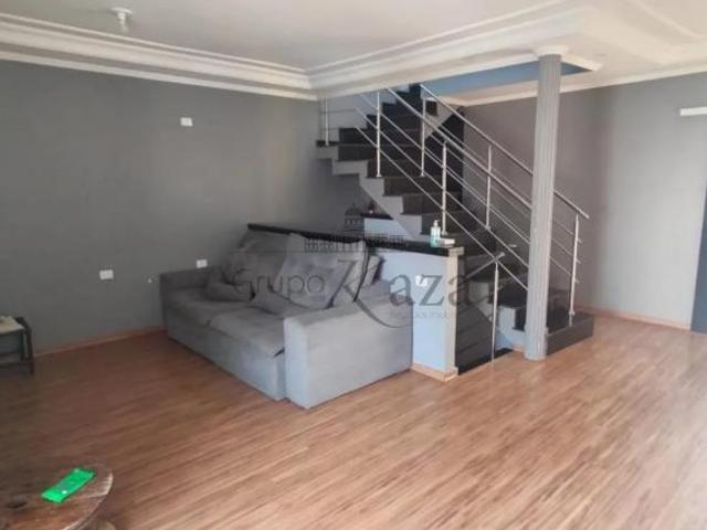 Casa Jardim Colonial 6 Dormitórios 300m²