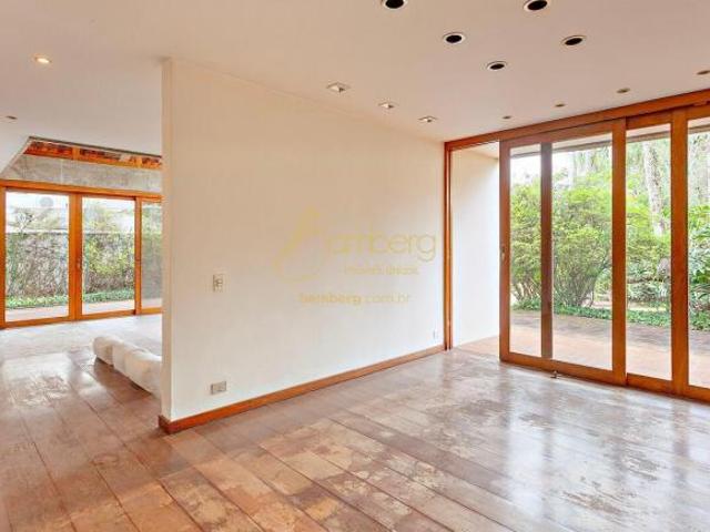 Casa Jardim Cordeiro, terreno de 859m², 505m² de construída, 5 dormitórios, 2 suítes