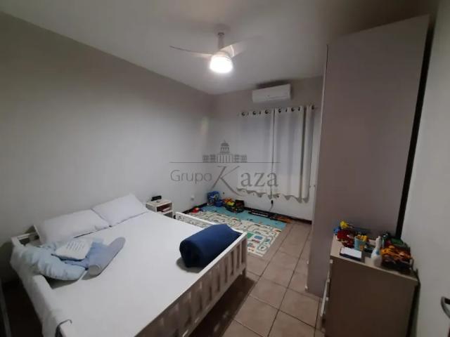 Casa Jardim das Industrias 3 Dormitórios 250m²